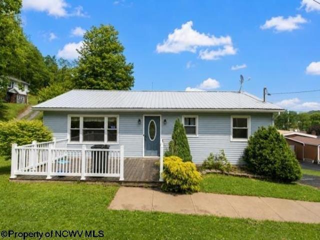 103 Baker St, Fairview, WV 26570