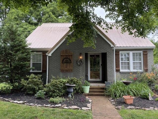 103 Barnwell Ave, Centerville, TN 37033