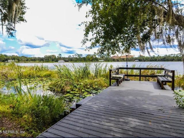 103 Beacon St, Interlachen, FL 32148 | MLS #2108