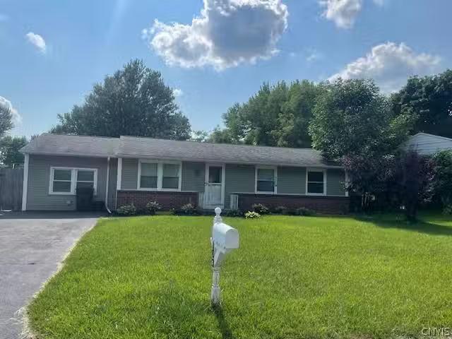 103 BROADMORE LN, EAST SYRACUSE, NY 13057 Single Family Reside.
