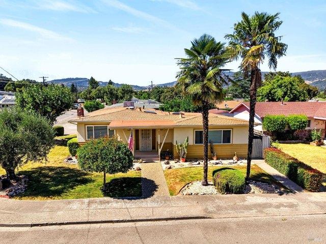 103 Brookside Dr, Cloverdale, CA 95425