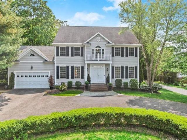 103 Brookside Dr, Fairfield, CT 06824