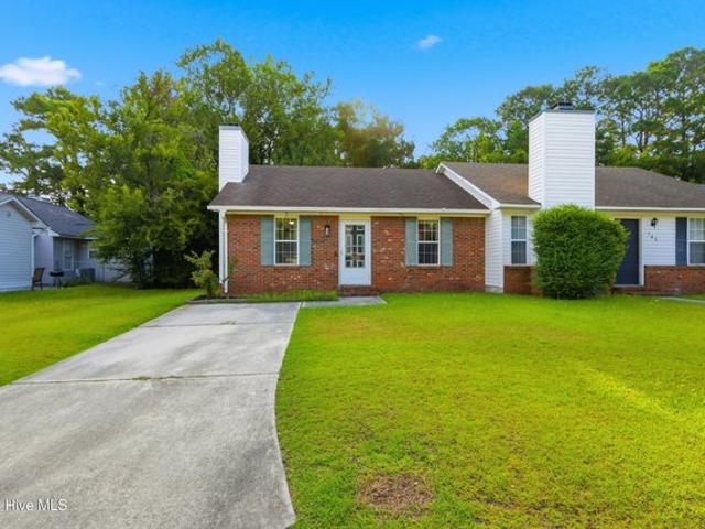 103 Glenside Ct, Midway Park, NC 28544