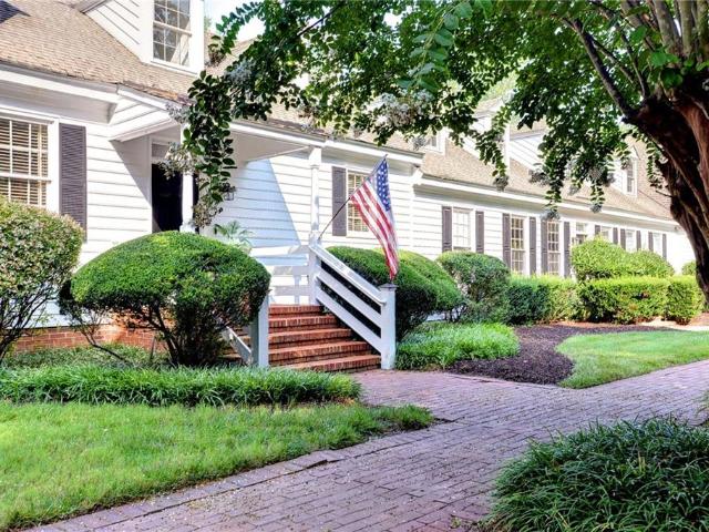 103 Dogleg DR