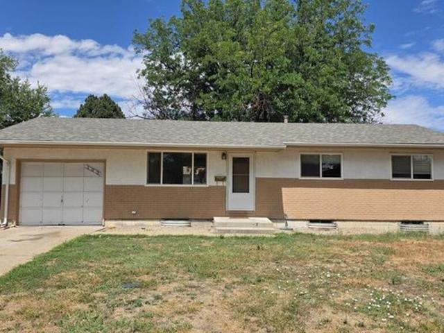 103 Deauville Ln, Pueblo, CO 81005