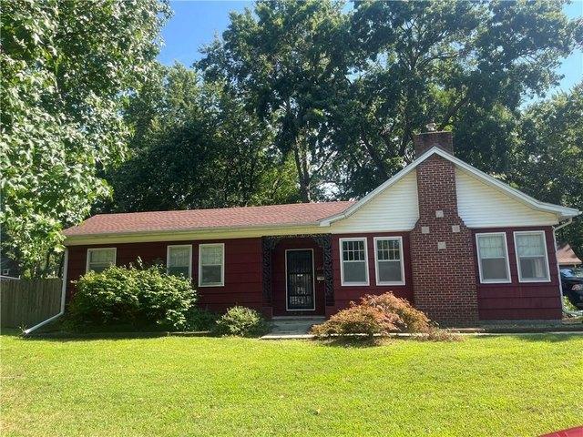 103 E 12th St, Higginsville, MO 64037