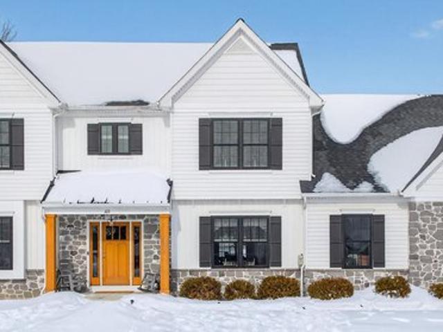 103 E Woods Dr, Lititz, PA 17543