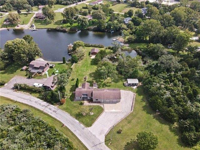 103 E Autumn Dr, Oakwood, IL 61858