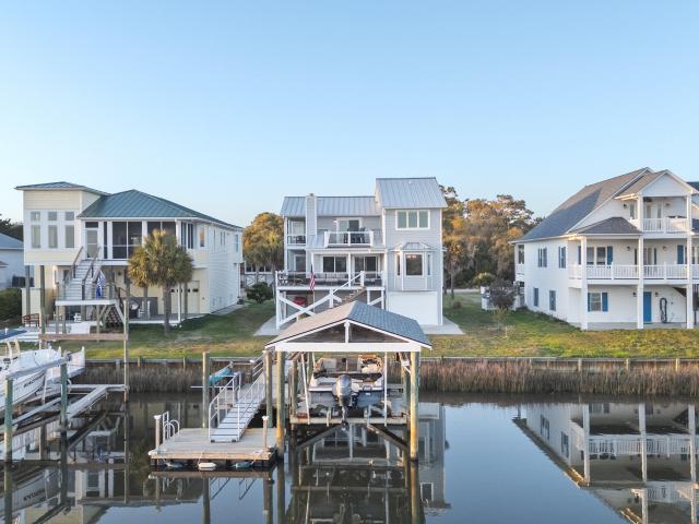 103 E Island Drive