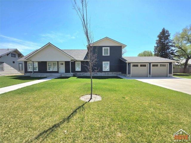 103 E Mendoza Ave, Montezuma, KS 67867