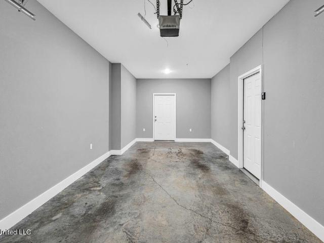 103 E Orchard Loop