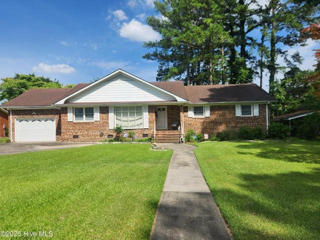 103 Ellison Dr, Washington, NC 27889