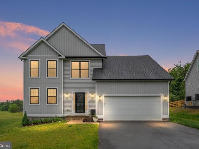 103 Fairway Cir, Cross Junction, VA 22625