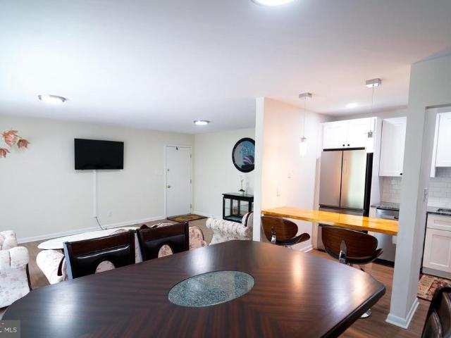 103 Fitz Court # 203