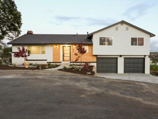 103 Howell Heights Dr, Escondido, CA 92025