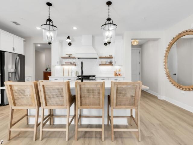 103 Honeysuckle Ln # 815