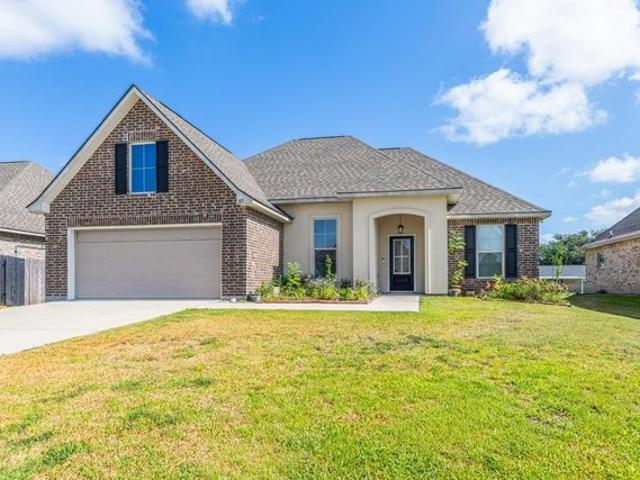 103 Hayden Ln, Bridge City, TX 77611