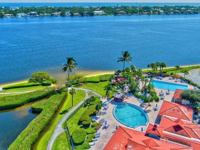103 Half Moon Cir Apt H1, Hypoluxo, FL 33462