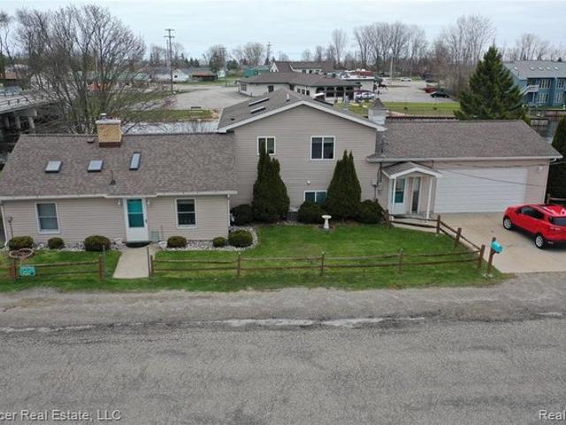 103 Harbor St, Au Sable, MI 48750