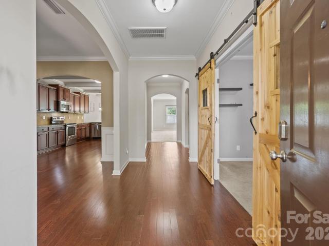 103 Hedgewood Drive