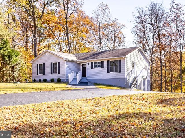 103 Hidden Lake Dr, Montross, VA 22520 | MLS #VAWE2010