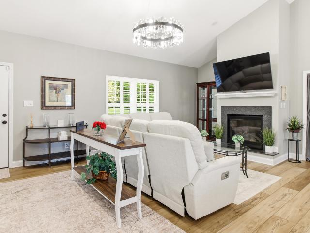 103 Hummingbird Drive