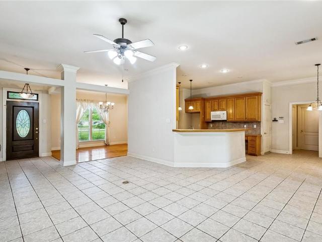 103 Oakview Drive