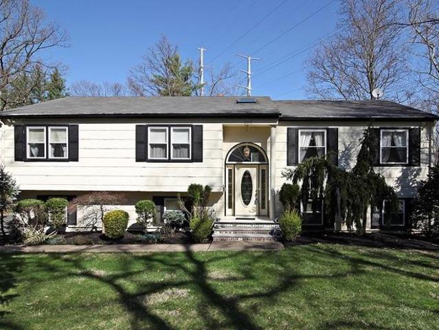103 Laurel Ave, Livingston, NJ 07039