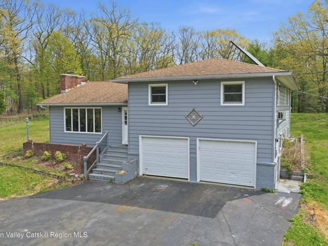 103 Laurel Ln, Saugerties, NY 12477