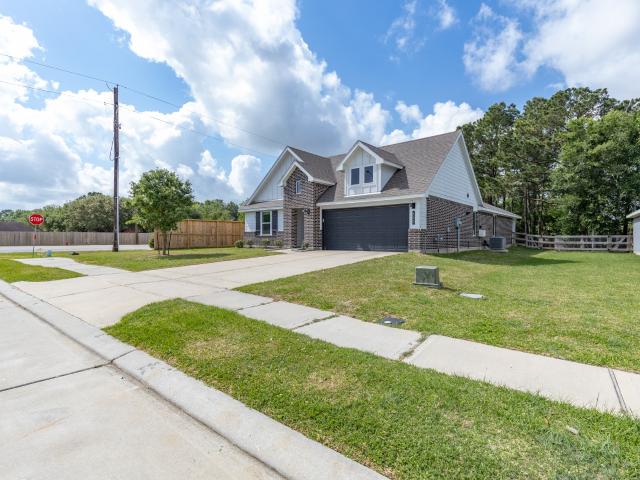 103 Lakeway Circle