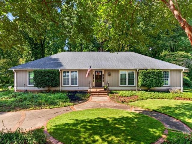 103 Lancelot Ct, Simpsonville, SC 29681