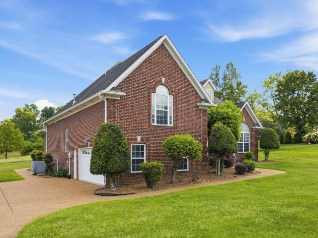 103 Lexington Dr