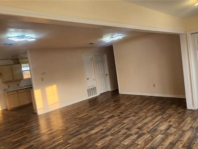 103 Lee Ave
