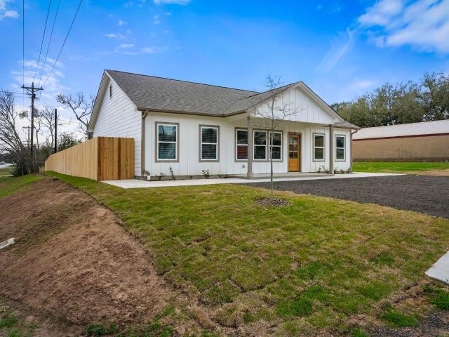 103 Lentz Main St