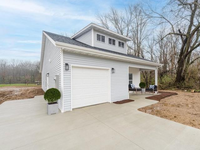 103 Lester Ave, Dowagiac, MI 49047