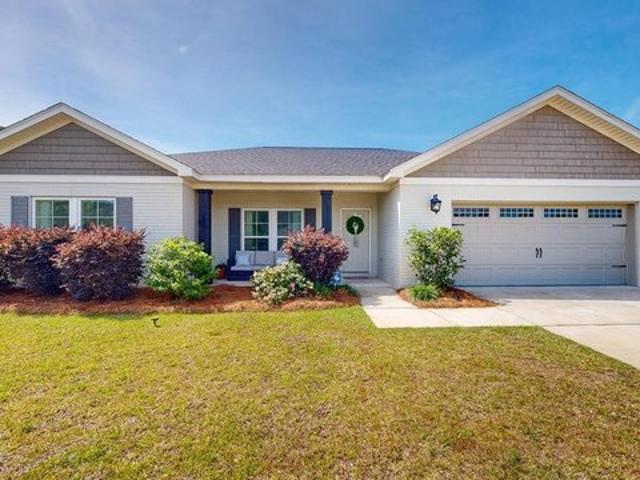 103 Live Oak Ct, Headland, AL 36345