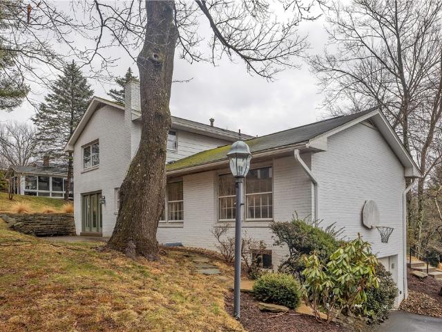 103 Lynbrook Dr