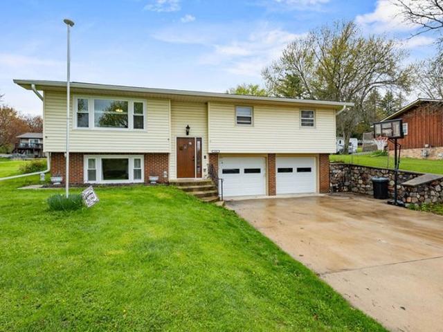 103 Moorland Dr, Markesan, WI 53946