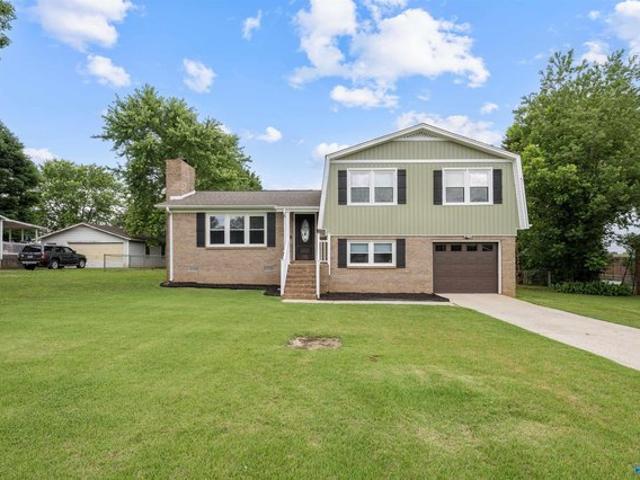 103 McFarlen Dr, Hazel Green, AL 35750