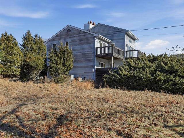 103 Middle Pond Road