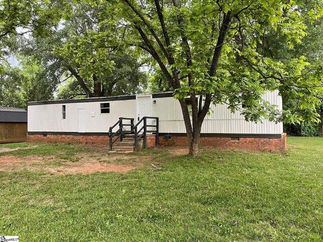 103 Millbank Rd, Wellford, SC 29385