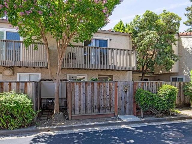 103 Mission Dr, East Palo Alto, CA 94303