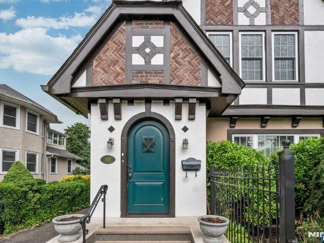 103 N Walnut Street