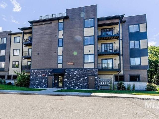 103 N Almon St Apt 102, Moscow, ID 83843