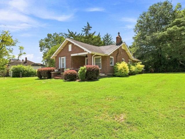 103 N B St, Easley, SC 29640