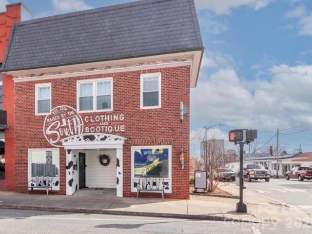 103 N College Avenue