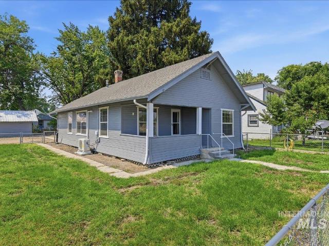 103 N Dewey Ave