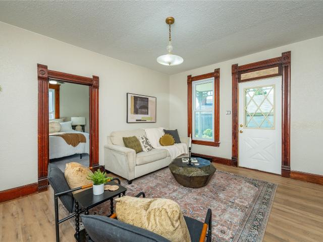 103 N Dewey Street