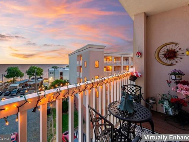 103 N Irving Ave Unit 404, Colonial Beach, VA 22443