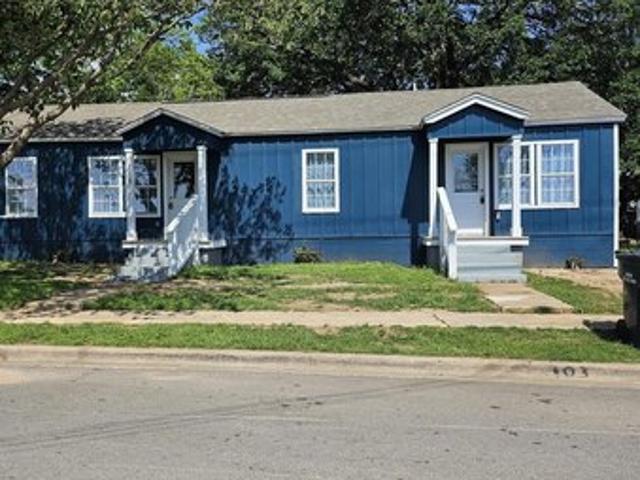 103 N Rhomberg St, Burnet, TX 78611